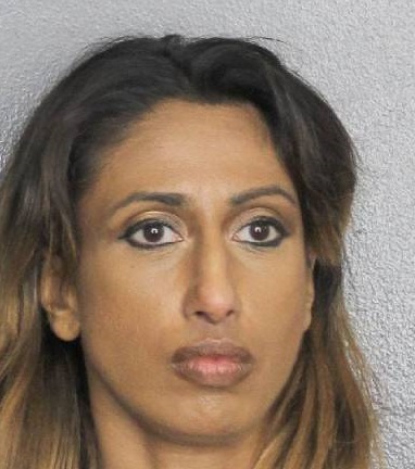 NADIA ISLAM Records NADIA ISLAM / NADIA ISLAM Photos NADIA ISLAM